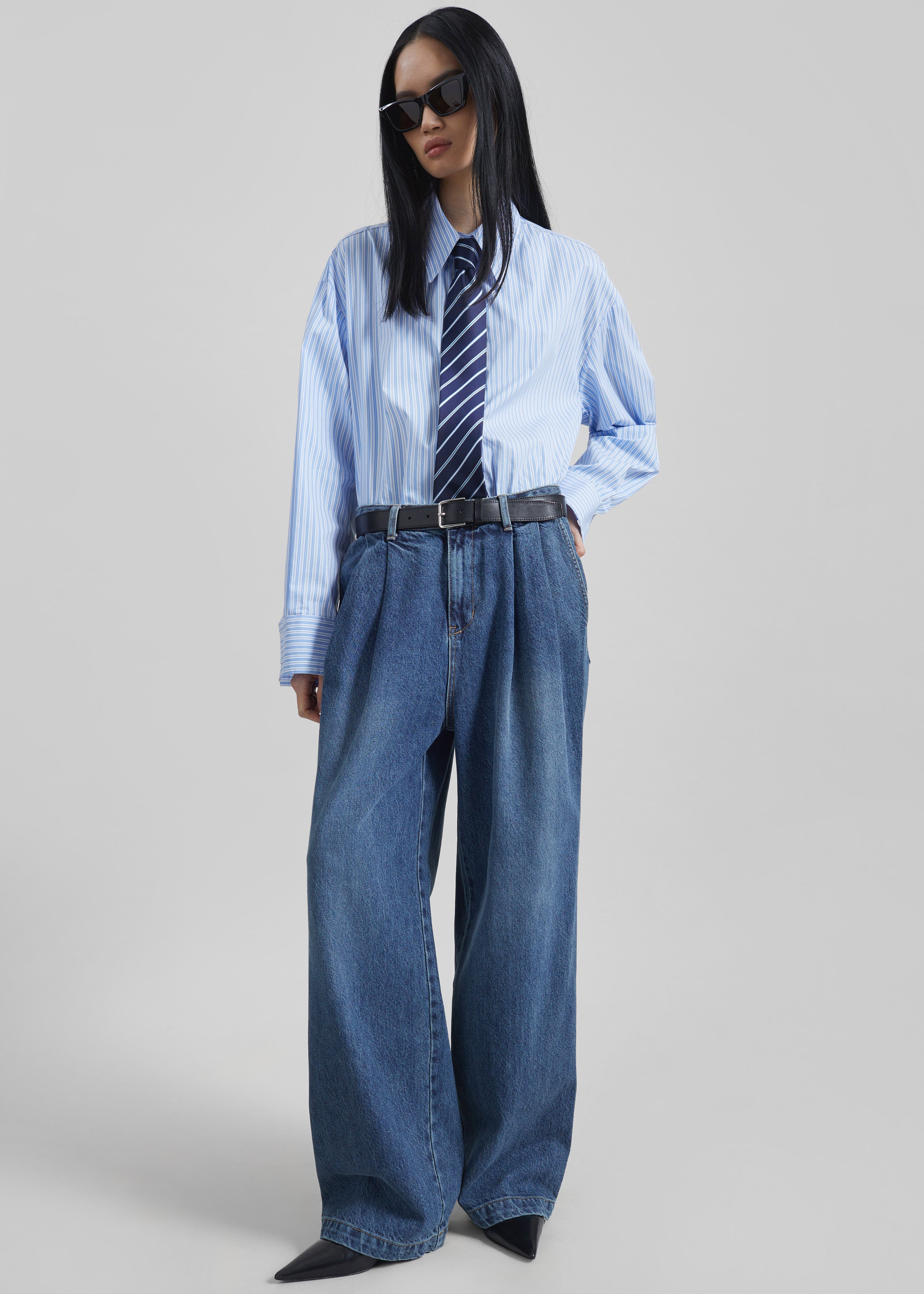 Buxton Pleated Wide Jeans - Medium Wash – The Frankie Shop